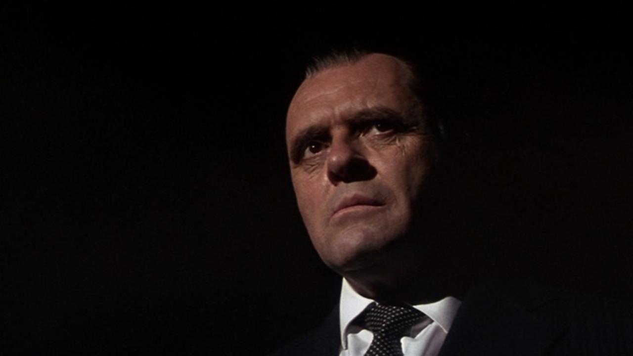 NIXON • Explication de Film